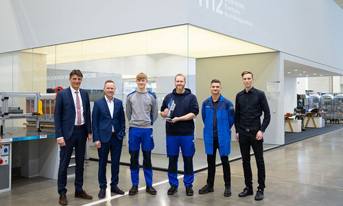 GROB stiftet erneut Siegerpokal für den Krafthand Technologie-Award ...